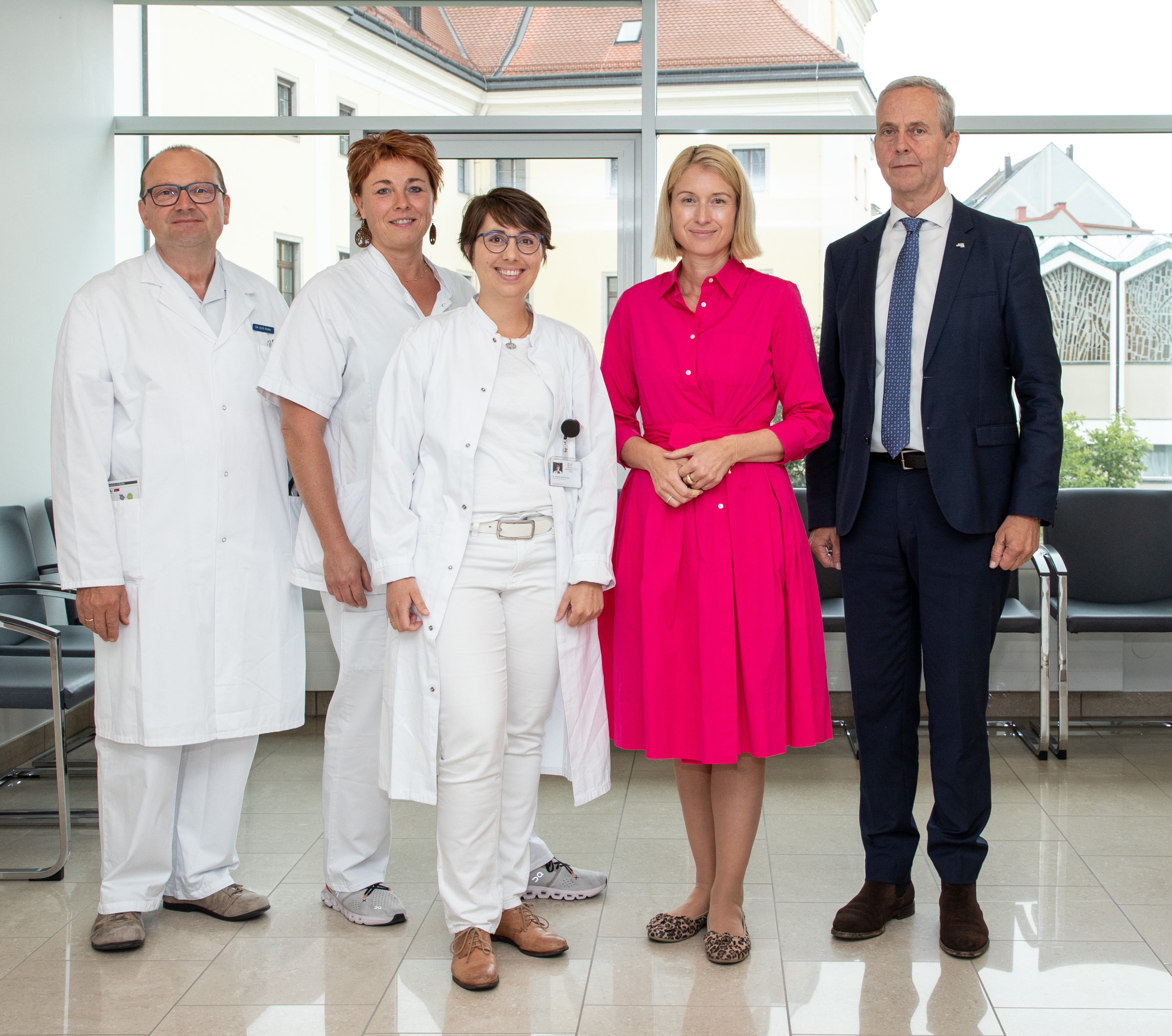 Menschlichkeit mit Geschichte: Palliativstationen am Ordensklinikum ...